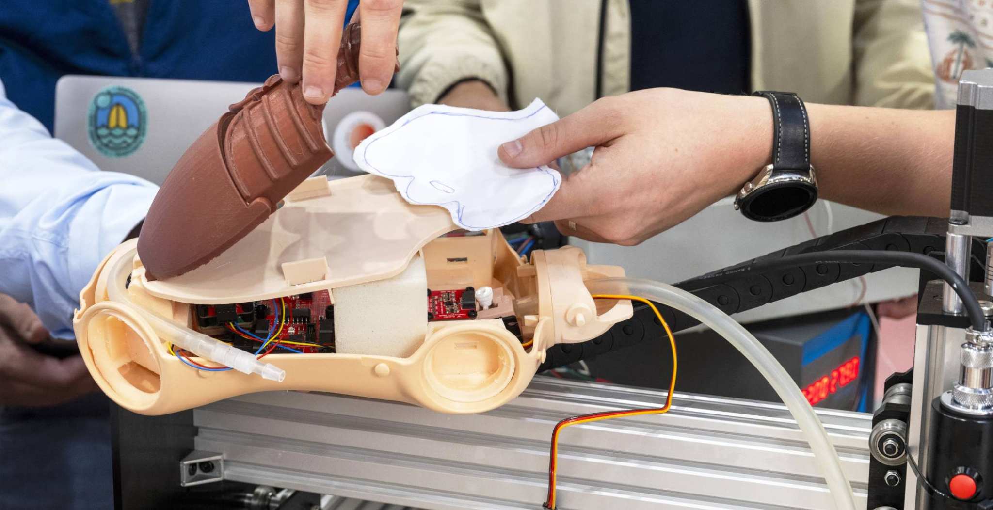 Nieuwe stap in medische simulatie: studenten creëren realistische baby