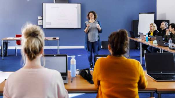 Onderwijsondersteuner Gezondheidszorg en Welzijn worden? HAN