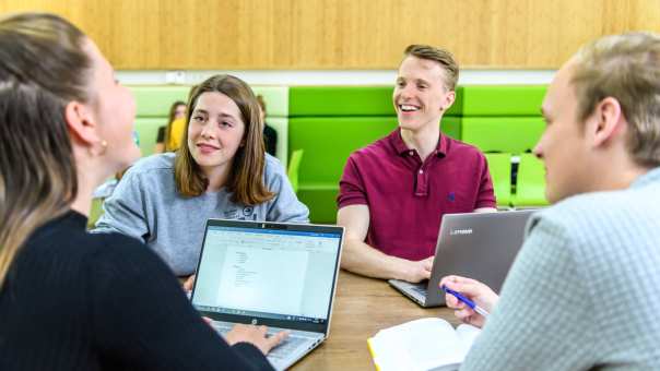 Past de opleiding Leraar Engels bij jou? Studeren aan de HAN