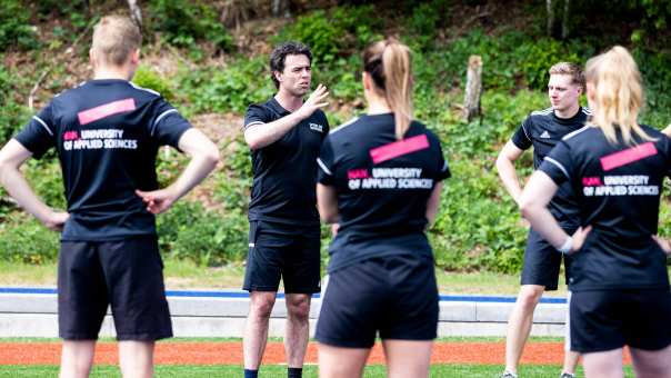 Sportdocent in opleiding verdiept zich in processen met Minor Lean Management