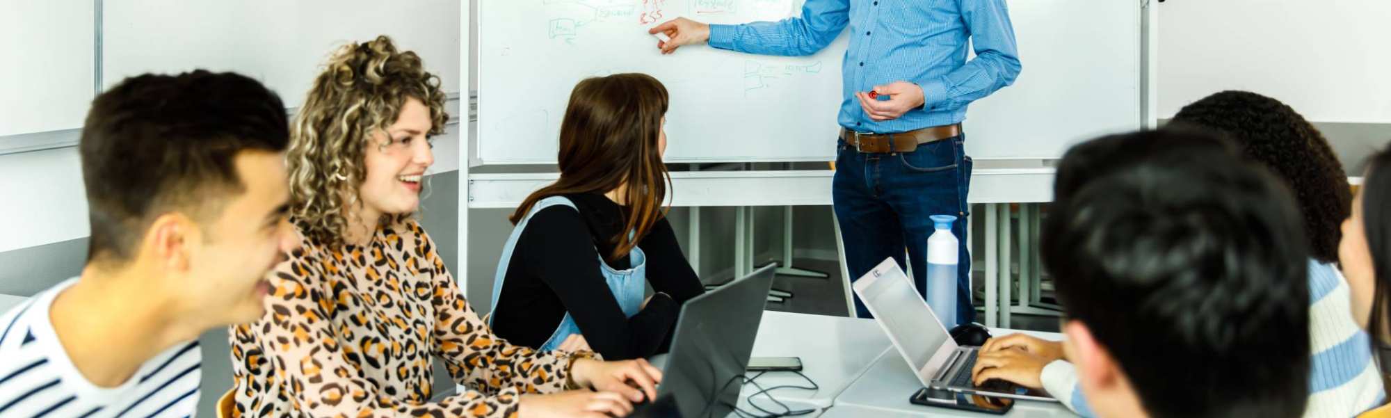 Wat ga je leren in de hbo-studie Bio-informatica. Check de tijdlijn!