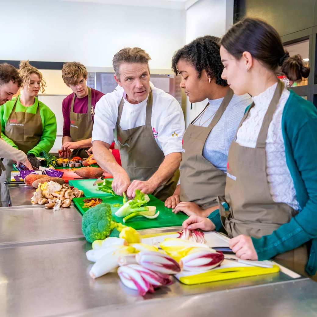 Voeding & Diëtetiek studeren? Dit zijn de eisen.
